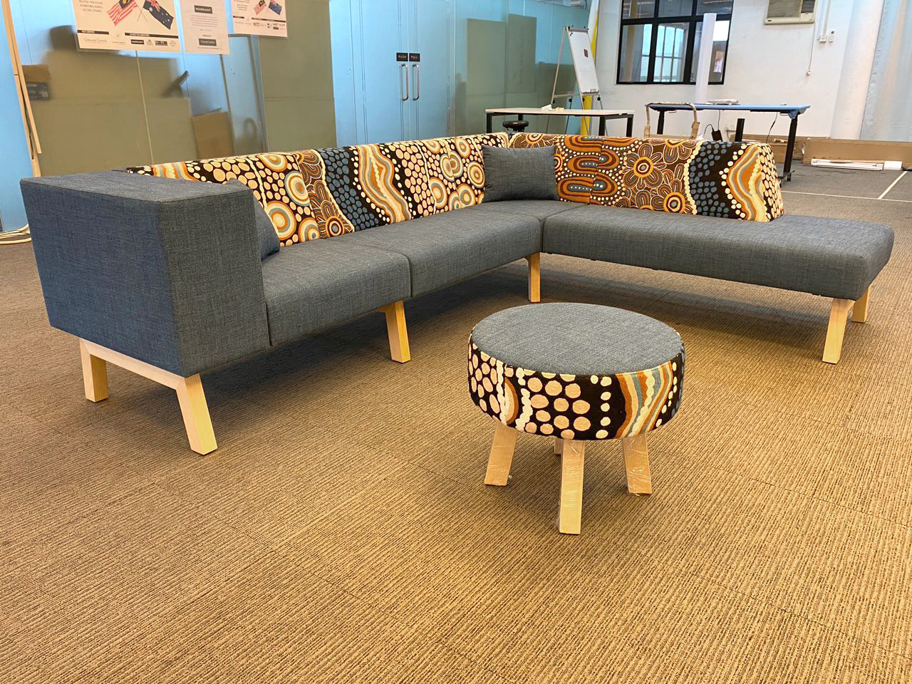 Custom upholstered Hybrid Sofa | Markant Office